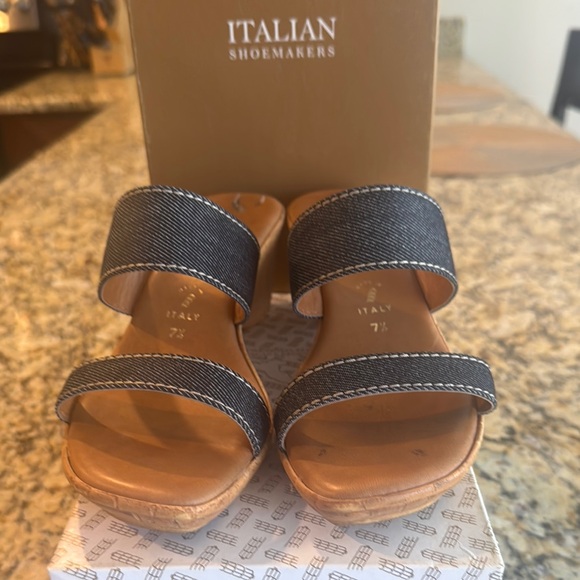 Italian Shoemakers | Shoes | Italian Shoemakers Blue Sandals Casual ...